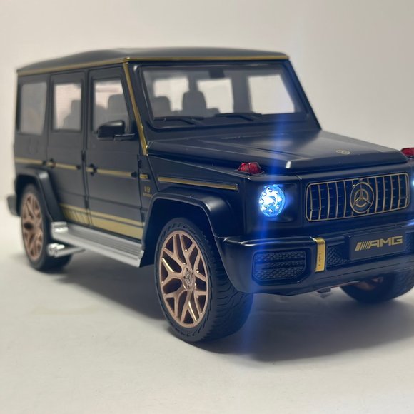 Tovmas Toys. | Toys | 18 215 Mercedesbenz Gclass G63 Diecast Two Tone ...